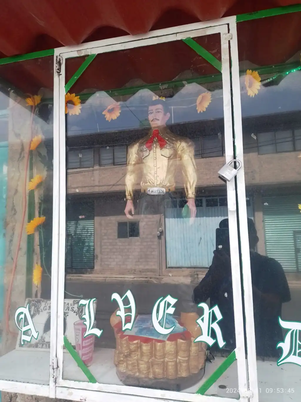 Colocan en Valle de Chalco Edoméx, humilde Altar a Malverde el Santo de ...